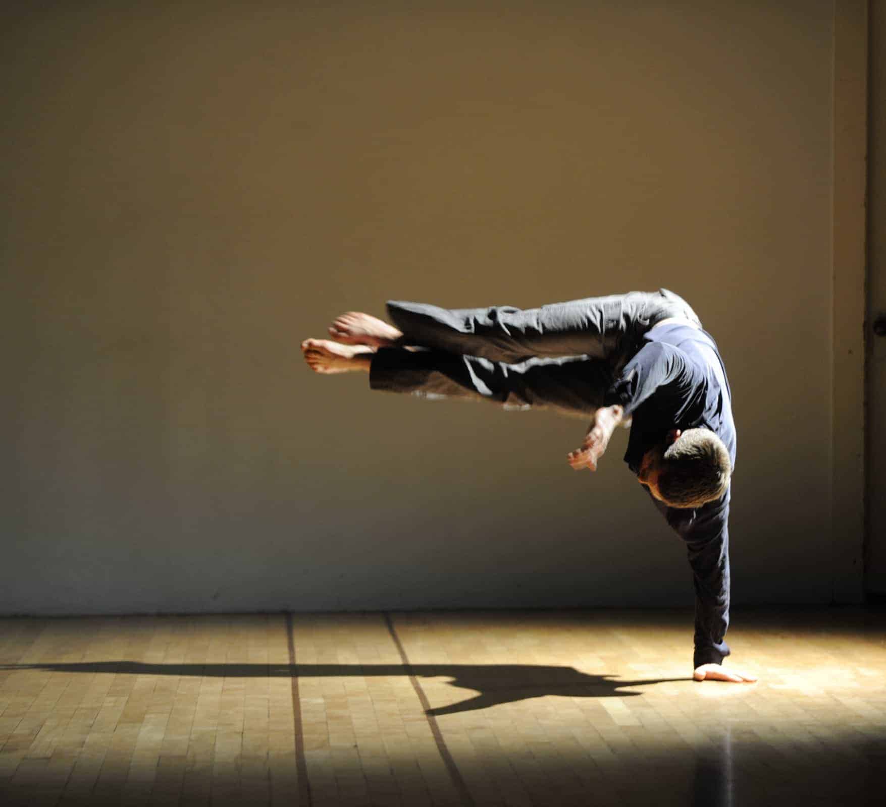 Learning Acrobatics and Developing Elasticity – ThinkMovement